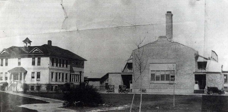 High School, 1901 Gymnasium on the right was built in 1919. | Toppenish ...